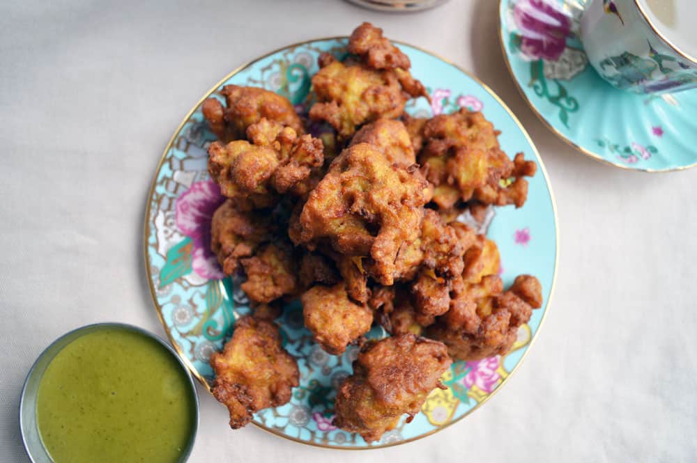 Crispy Light Cauliflower Pakora - The Fiery Vegetarian
