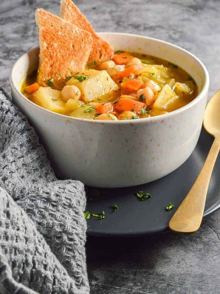 Easy Papas Arrugadas (Canarian Wrinkled Potatoes) - The Fiery Vegetarian