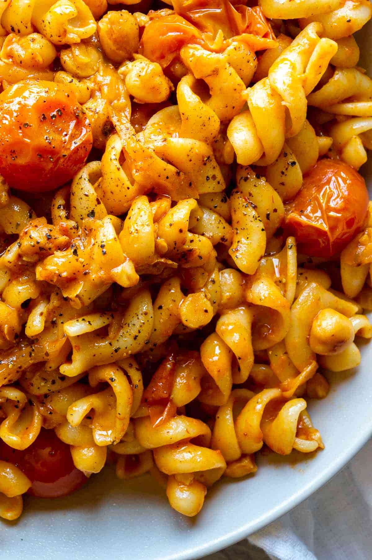 Easy Harissa Pasta (Spicy, Creamy & Vegan!) - The Fiery Vegetarian