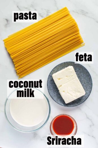 Creamy Sriracha Pasta (4 ingredients 15 minutes!) - The Fiery Vegetarian