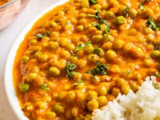 Quick Pea Curry - The Fiery Vegetarian