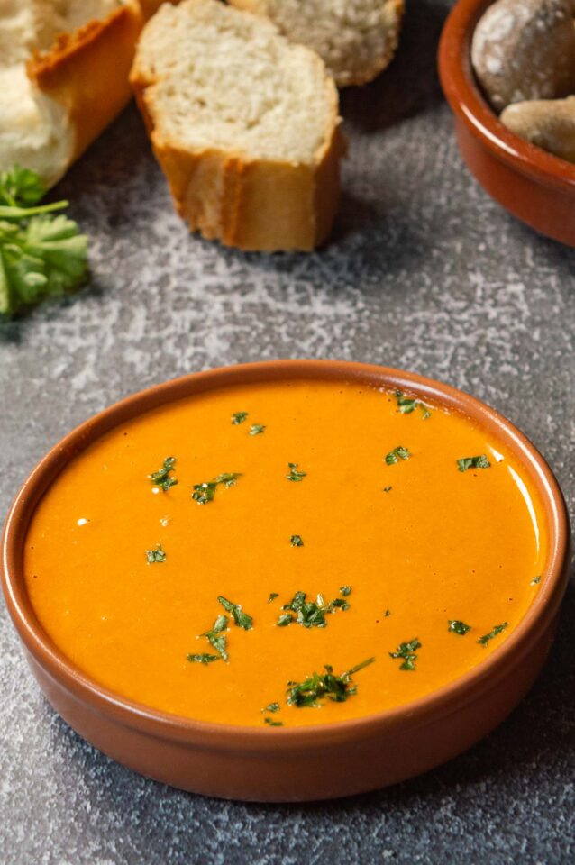 Quick Mojo Picón (Spicy Canarian Sauce) - The Fiery Vegetarian