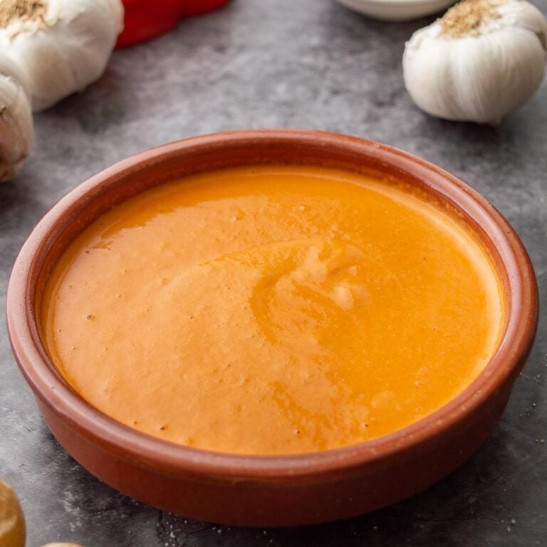 Quick Mojo Picón (Spicy Canarian Sauce) - The Fiery Vegetarian